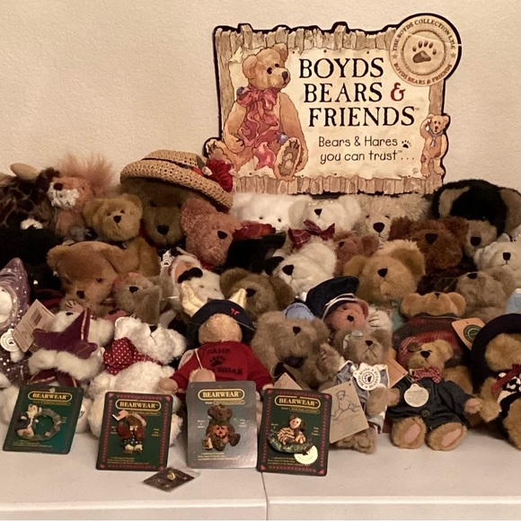 Boyds Bears | Other | Boyds Bear Lot Of 58 Bear Stands Sign And ...